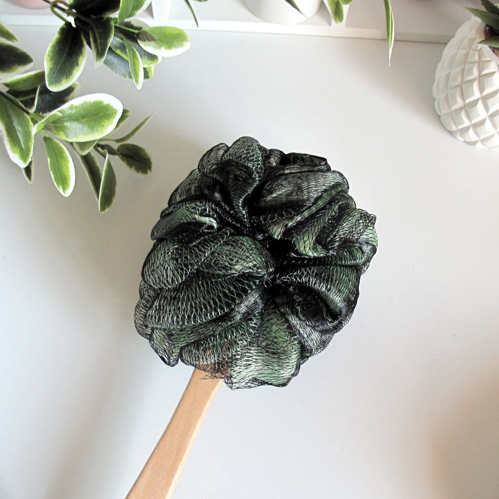 DIY Quick-Dry Scrunchable Shower Sponge on a Stick | Lab Muffin Beauty ...