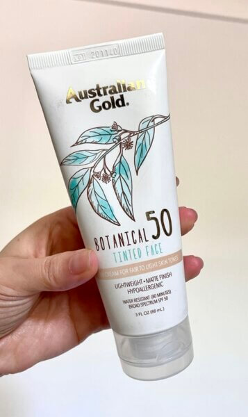 Blue Lizard and “Australian” Gold mineral sunscreen reviews | Lab ...